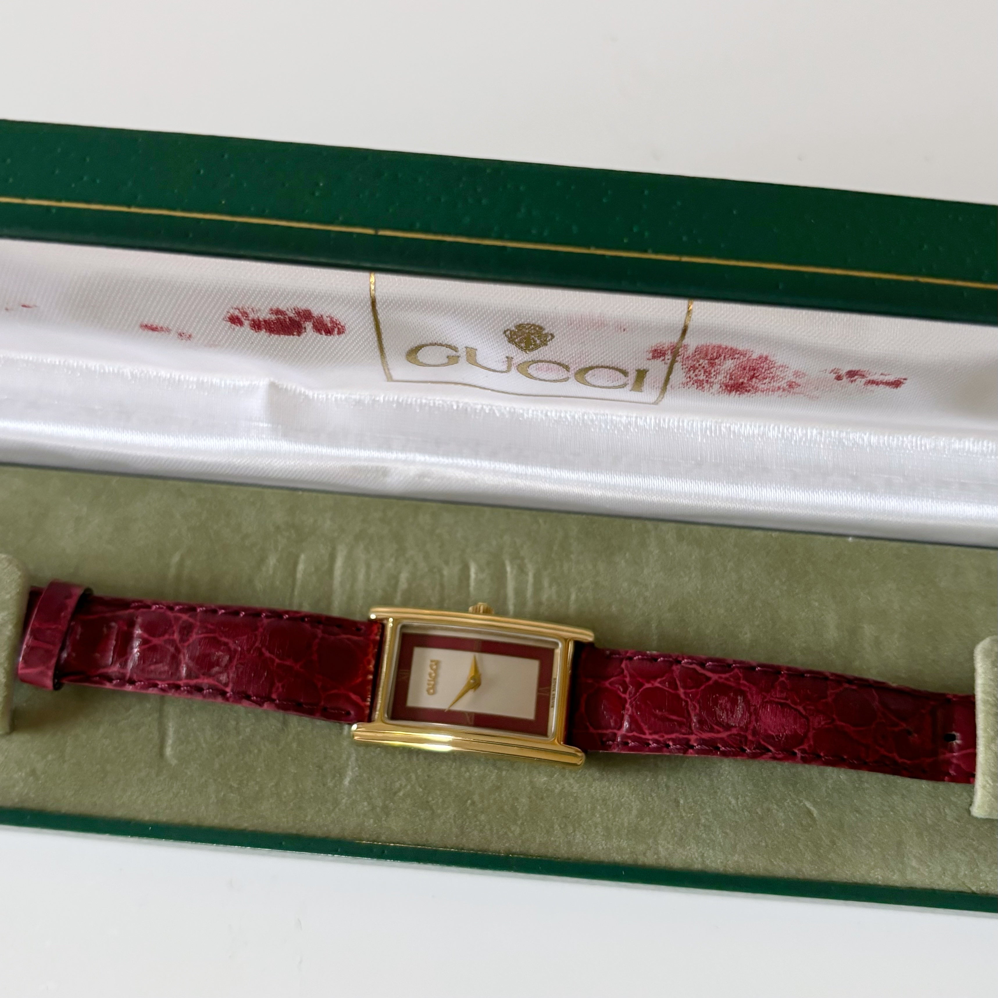 Gucci 1990s Gold Plated Rectangular Red Leather Watch – Lorinaté